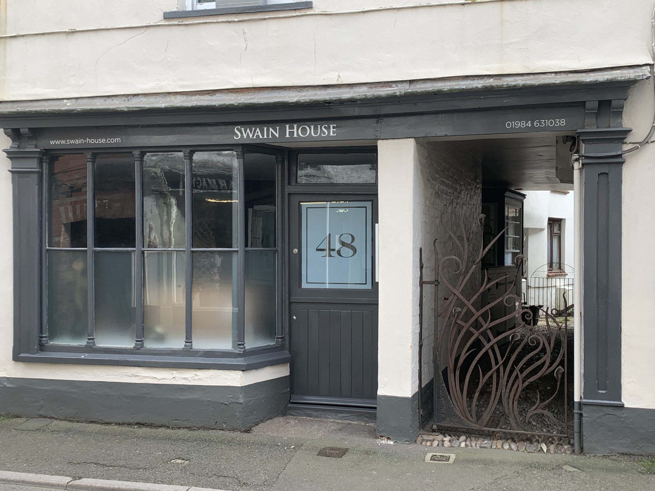 Contact - 48 Swain Street